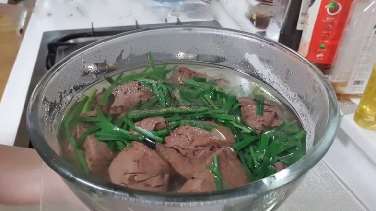 Huyết Vịt Bao Nhiêu Calo? Ăn Huyết Vịt Có Béo Không?